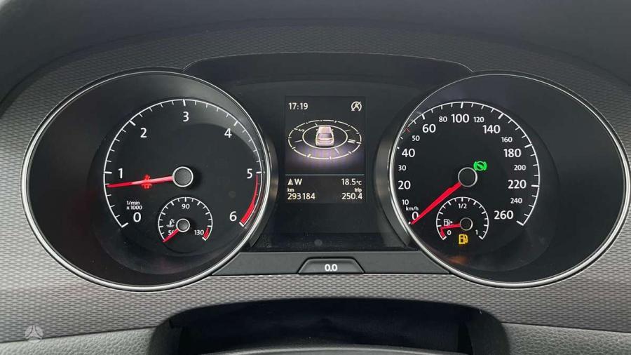 Melns Volkswagen Golf Sportsvan 2015 Marijampole, ar dzinēja tilpumu 1.60 L un nobraukumu 293 tūkst. km par 6990 €, foto 30 vietnē AUTOMOTO.COM.LV