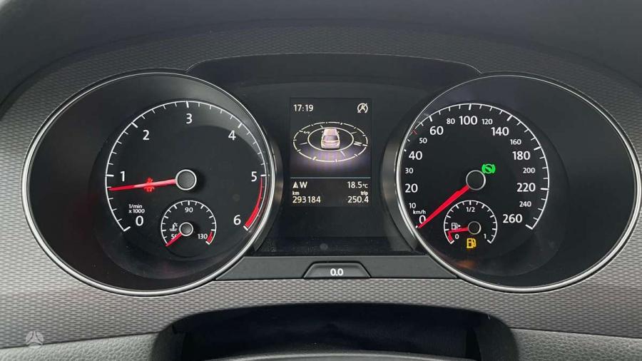 Melns Volkswagen Golf Sportsvan 2015 Marijampole, ar dzinēja tilpumu 1.60 L un nobraukumu 293 tūkst. km par 6990 €, foto 30 vietnē AUTOMOTO.COM.LV