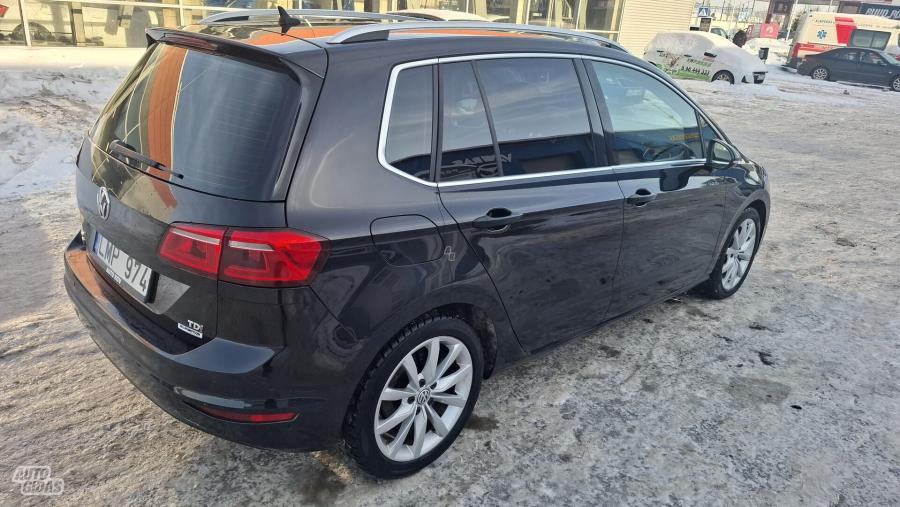 Black Volkswagen Golf Sportsvan 2016 in Klaipeda, with an engine capacity of 1.60 L and mileage of 223 thousand km for 7900 €, photo 5 on AUTOMOTO.COM.LV
