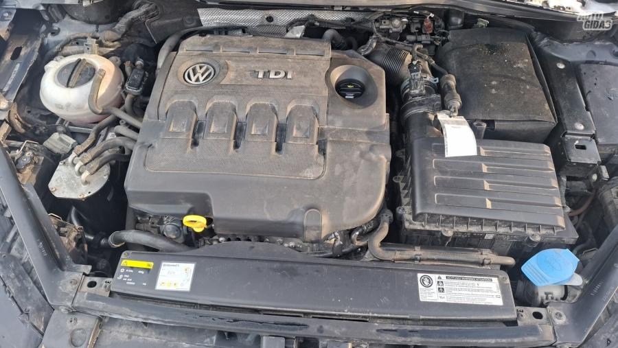 Black Volkswagen Golf Sportsvan 2016 in Klaipeda, with an engine capacity of 1.60 L and mileage of 223 thousand km for 7900 €, photo 18 on AUTOMOTO.COM.LV