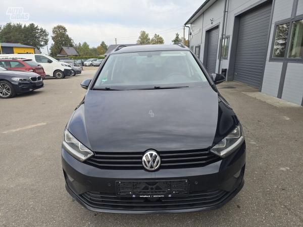Black Volkswagen Golf Sportsvan 2016 in Utena, with an engine capacity of 1.60 L and mileage of 236 thousand km for 6950 €, photo 4 on AUTOMOTO.COM.LV