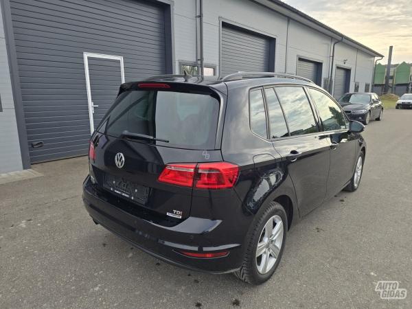 Black Volkswagen Golf Sportsvan 2016 in Utena, with an engine capacity of 1.60 L and mileage of 236 thousand km for 6950 €, photo 7 on AUTOMOTO.COM.LV