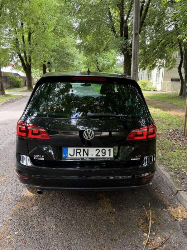 Melns Volkswagen Golf Sportsvan 2017 Kauņa, ar dzinēja tilpumu 1.60 L un nobraukumu 135 tūkst. km par 9000 €, foto 1 vietnē AUTOMOTO.COM.LV
