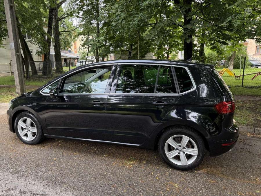 Melns Volkswagen Golf Sportsvan 2017 Kauņa, ar dzinēja tilpumu 1.60 L un nobraukumu 135 tūkst. km par 9000 €, foto 4 vietnē AUTOMOTO.COM.LV