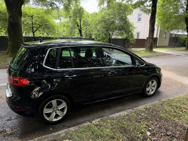 Melns Volkswagen Golf Sportsvan 2017 Kauņa, ar dzinēja tilpumu 1.60 L un nobraukumu 135 tūkst. km par 9000 €, foto 4 vietnē AUTOMOTO.COM.LV