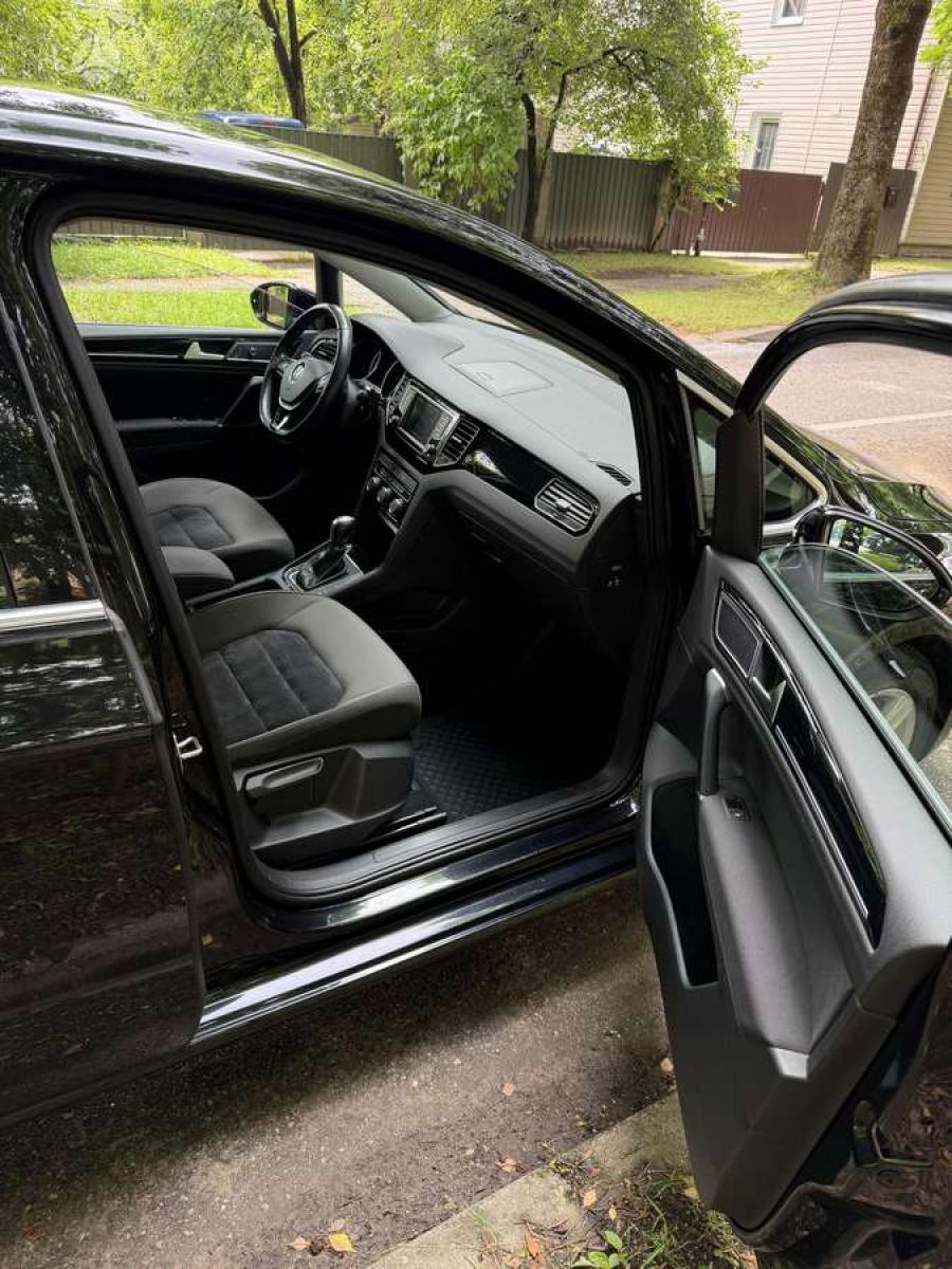 Melns Volkswagen Golf Sportsvan 2017 Kauņa, ar dzinēja tilpumu 1.60 L un nobraukumu 135 tūkst. km par 9000 €, foto 14 vietnē AUTOMOTO.COM.LV