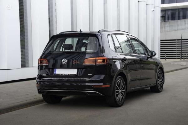 Black Volkswagen Golf Sportsvan 2019 in Vilnius, with an engine capacity of 1.50 L and mileage of 105 thousand km for 16850 €, photo 1 on AUTOMOTO.COM.LV