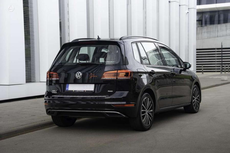 Melns Volkswagen Golf Sportsvan 2019 Viļņa, ar dzinēja tilpumu 1.50 L un nobraukumu 105 tūkst. km par 16850 €, foto 1 vietnē AUTOMOTO.COM.LV