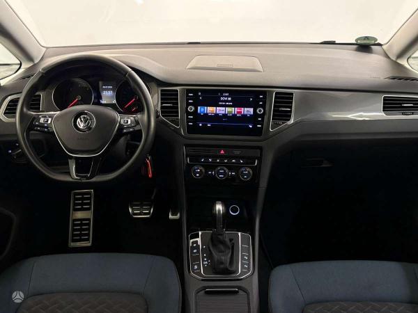 Black Volkswagen Golf Sportsvan 2019 in Marijampole, with an engine capacity of 1.60 L and mileage of 195 thousand km for 11999 €, photo 4 on AUTOMOTO.COM.LV