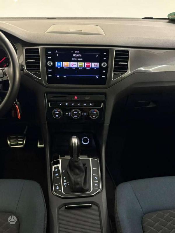 Black Volkswagen Golf Sportsvan 2019 in Marijampole, with an engine capacity of 1.60 L and mileage of 195 thousand km for 11999 €, photo 9 on AUTOMOTO.COM.LV