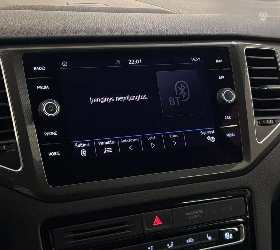 Black Volkswagen Golf Sportsvan 2019 in Marijampole, with an engine capacity of 1.60 L and mileage of 195 thousand km for 11999 €, photo 16 on AUTOMOTO.COM.LV