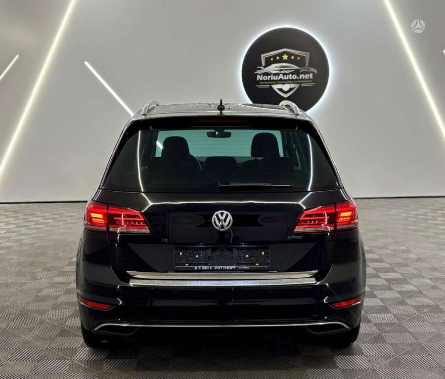 Black Volkswagen Golf Sportsvan 2019 in Marijampole, with an engine capacity of 1.60 L and mileage of 195 thousand km for 11999 €, photo 30 on AUTOMOTO.COM.LV