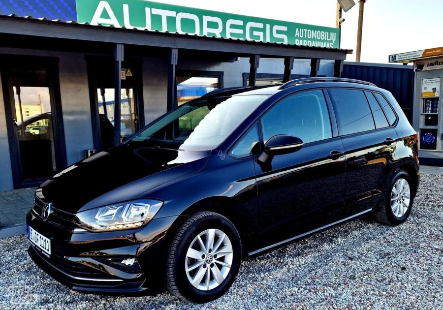 Black Volkswagen Golf Sportsvan 2019 in Kretinga, with an engine capacity of 1.50 L and mileage of 118 thousand km for 14250 €, photo 1 on AUTOMOTO.COM.LV