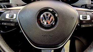 Black Volkswagen Golf Sportsvan 2019 in Kretinga, with an engine capacity of 1.50 L and mileage of 118 thousand km for 14250 €, photo 30 on AUTOMOTO.COM.LV