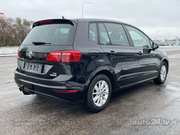 Black Volkswagen Golf Sportsvan 2017 in Viljandi, with an engine capacity of 1.20 L and mileage of 138 thousand km for 8980 €, photo 3 on AUTOMOTO.COM.LV