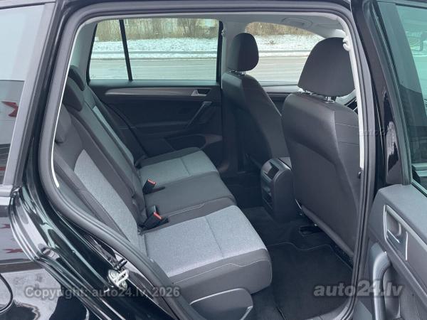 Black Volkswagen Golf Sportsvan 2017 in Viljandi, with an engine capacity of 1.20 L and mileage of 138 thousand km for 8980 €, photo 7 on AUTOMOTO.COM.LV