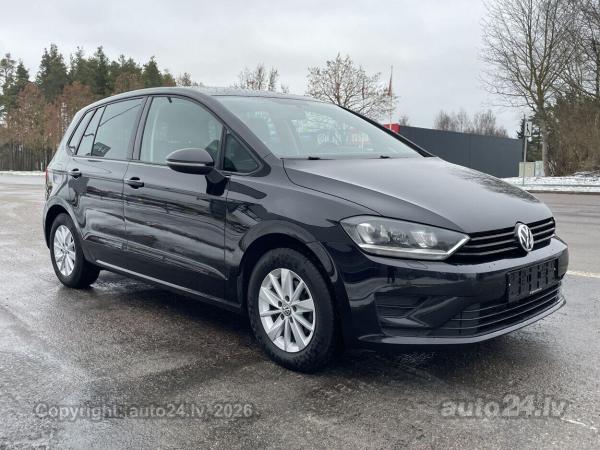 Black Volkswagen Golf Sportsvan 2017 in Viljandi, with an engine capacity of 1.20 L and mileage of 138 thousand km for 8980 €, photo 2 on AUTOMOTO.COM.LV