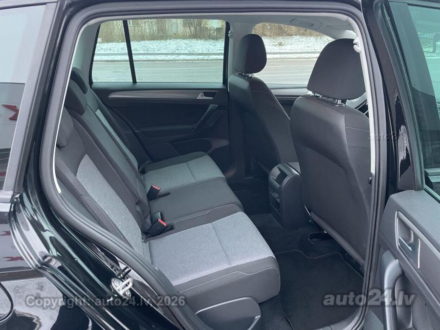 Black Volkswagen Golf Sportsvan 2017 in Viljandi, with an engine capacity of 1.20 L and mileage of 138 thousand km for 8980 €, photo 7 on AUTOMOTO.COM.LV