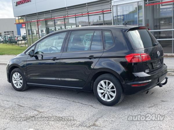 Melns Volkswagen Golf Sportsvan 2017 Viljandi, ar dzinēja tilpumu 1.20 L un nobraukumu 140 tūkst. km par 8980 €, foto 4 vietnē AUTOMOTO.COM.LV