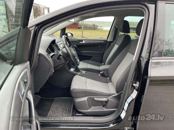 Melns Volkswagen Golf Sportsvan 2017 Viljandi, ar dzinēja tilpumu 1.20 L un nobraukumu 140 tūkst. km par 8980 €, foto 5 vietnē AUTOMOTO.COM.LV