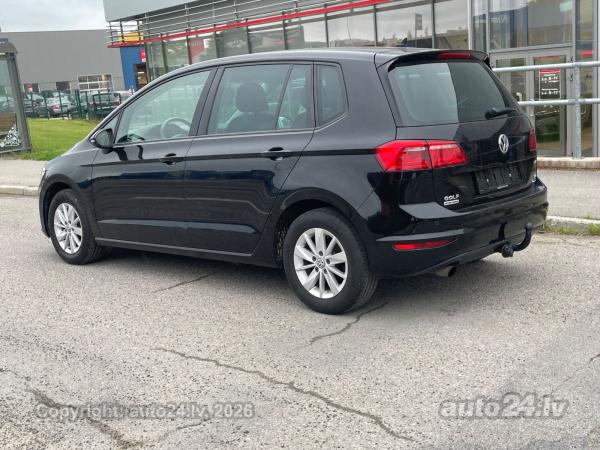 Black Volkswagen Golf Sportsvan 2017 in Viljandi, with an engine capacity of 1.20 L and mileage of 140 thousand km for 8780 €, photo 4 on AUTOMOTO.COM.LV