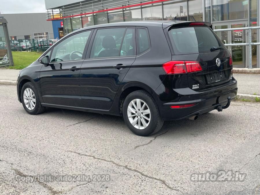 Melns Volkswagen Golf Sportsvan 2017 Viljandi, ar dzinēja tilpumu 1.20 L un nobraukumu 140 tūkst. km par 8780 €, foto 5 vietnē AUTOMOTO.COM.LV