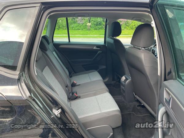 Black Volkswagen Golf Sportsvan 2017 in Viljandi, with an engine capacity of 1.20 L and mileage of 140 thousand km for 7980 €, photo 8 on AUTOMOTO.COM.LV