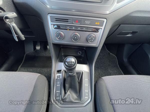 Black Volkswagen Golf Sportsvan 2017 in Viljandi, with an engine capacity of 1.20 L and mileage of 140 thousand km for 7980 €, photo 11 on AUTOMOTO.COM.LV