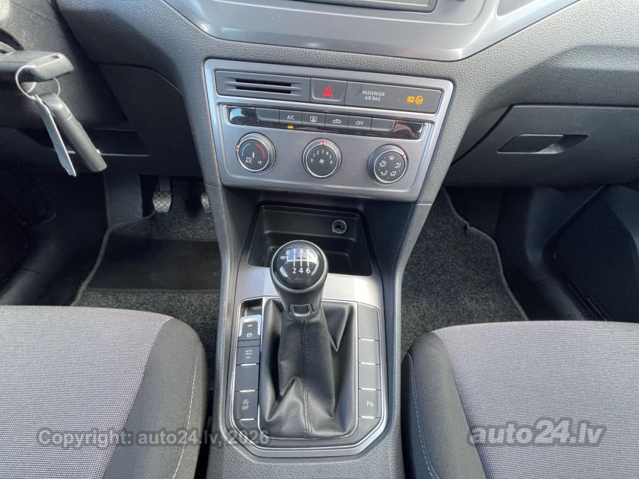 Black Volkswagen Golf Sportsvan 2017 in Viljandi, with an engine capacity of 1.20 L and mileage of 140 thousand km for 7980 €, photo 11 on AUTOMOTO.COM.LV
