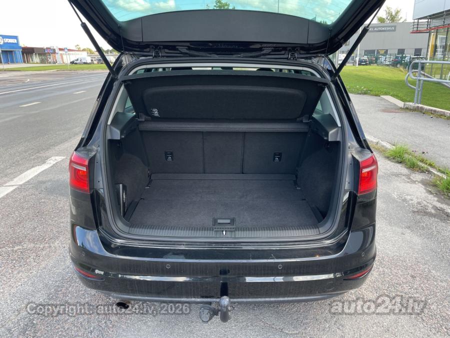 Black Volkswagen Golf Sportsvan 2017 in Viljandi, with an engine capacity of 1.20 L and mileage of 140 thousand km for 7980 €, photo 13 on AUTOMOTO.COM.LV