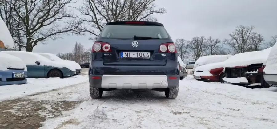 Blue Volkswagen Golf Sportsvan 2007 in Valmiera, with an engine capacity of 2.00 L and mileage of 286 thousand km for 4850 €, photo 5 on AUTOMOTO.COM.LV