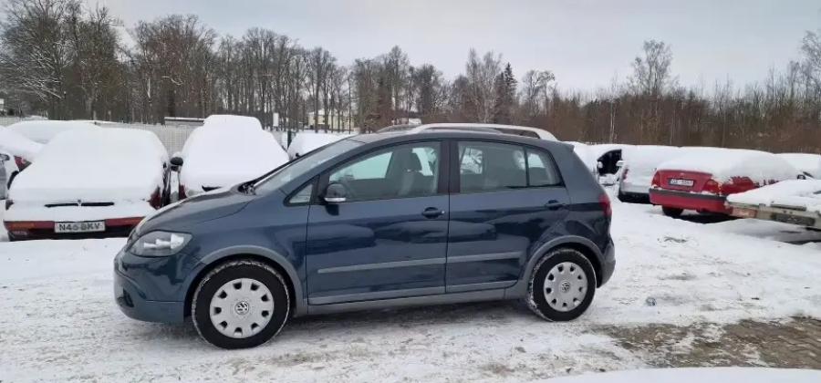 Blue Volkswagen Golf Sportsvan 2007 in Valmiera, with an engine capacity of 2.00 L and mileage of 286 thousand km for 4850 €, photo 7 on AUTOMOTO.COM.LV