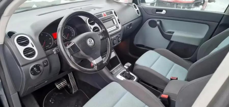 Blue Volkswagen Golf Sportsvan 2007 in Valmiera, with an engine capacity of 2.00 L and mileage of 286 thousand km for 4850 €, photo 12 on AUTOMOTO.COM.LV