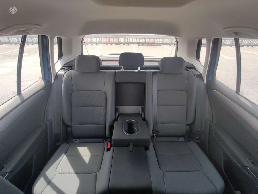 Blue Volkswagen Golf Sportsvan 2014 in Vilnius, with an engine capacity of 1.40 L and mileage of 130 thousand km for 8500 €, photo 14 on AUTOMOTO.COM.LV