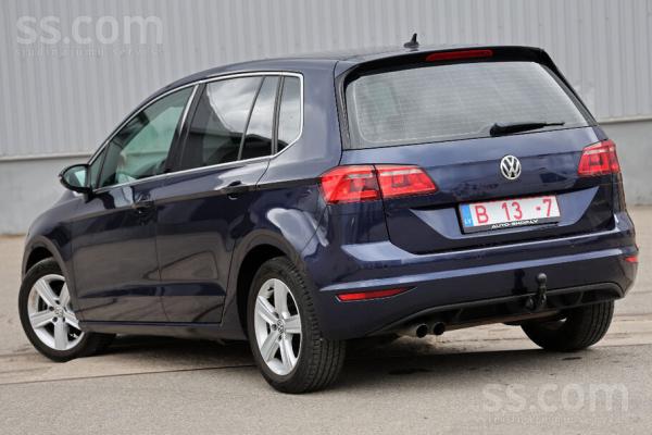 Blue Volkswagen Golf Sportsvan 2015 in Tukums, with an engine capacity of 2.00 L and mileage of 283 thousand km for 8700 €, photo 4 on AUTOMOTO.COM.LV
