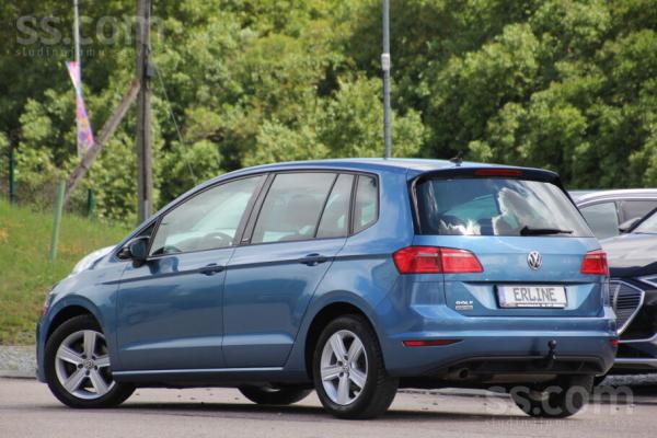 Blue Volkswagen Golf Sportsvan 2016 in Tukums, with an engine capacity of 1.60 L and mileage of 219 thousand km for 9990 €, photo 4 on AUTOMOTO.COM.LV
