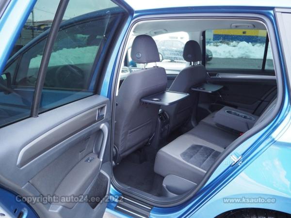 Blue Volkswagen Golf Sportsvan 2017 in Tartu, with an engine capacity of 1.60 L and mileage of 232 thousand km for 11499 €, photo 11 on AUTOMOTO.COM.LV