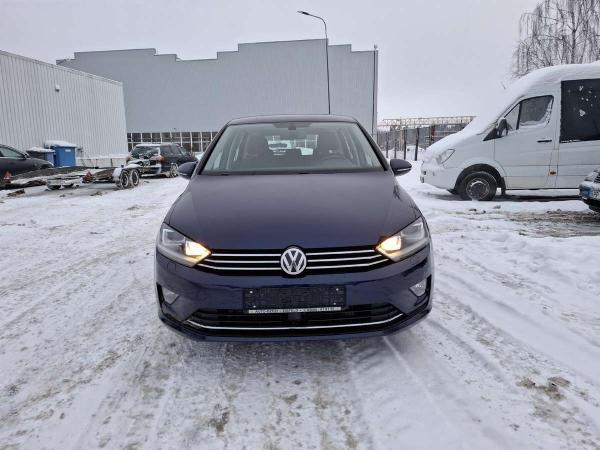 Blue Volkswagen Golf Sportsvan 2017 in Rokiskis, with an engine capacity of 1.40 L and mileage of 122 thousand km for 7900 €, photo 1 on AUTOMOTO.COM.LV