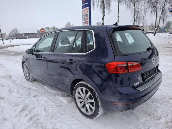 Blue Volkswagen Golf Sportsvan 2017 in Rokiskis, with an engine capacity of 1.40 L and mileage of 122 thousand km for 7900 €, photo 5 on AUTOMOTO.COM.LV