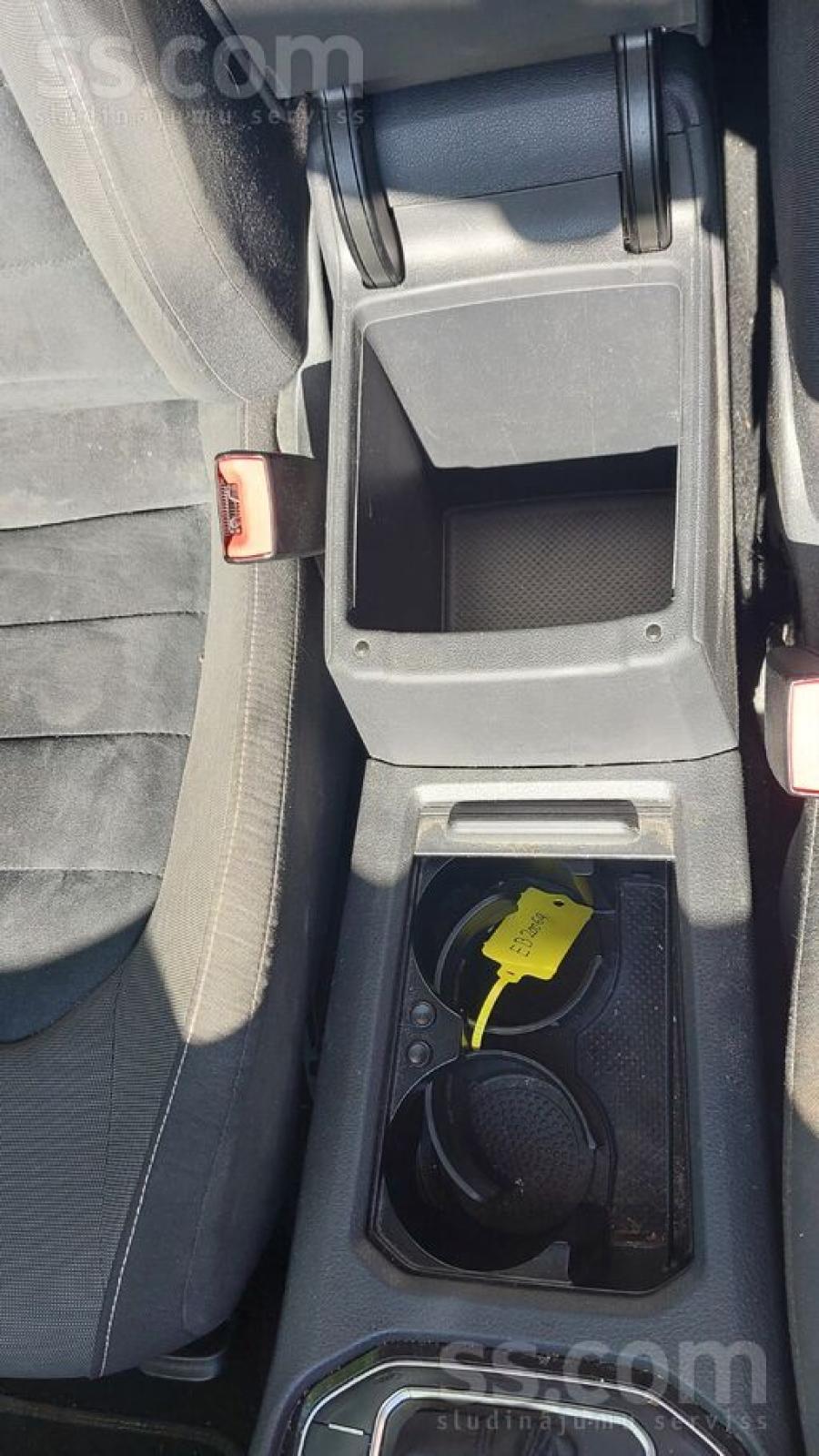 Zils Volkswagen Golf Sportsvan 2015 Alūksne, ar dzinēja tilpumu 1.40 L un nobraukumu 0 tūkst. km par 7400 €, foto 21 vietnē AUTOMOTO.COM.LV