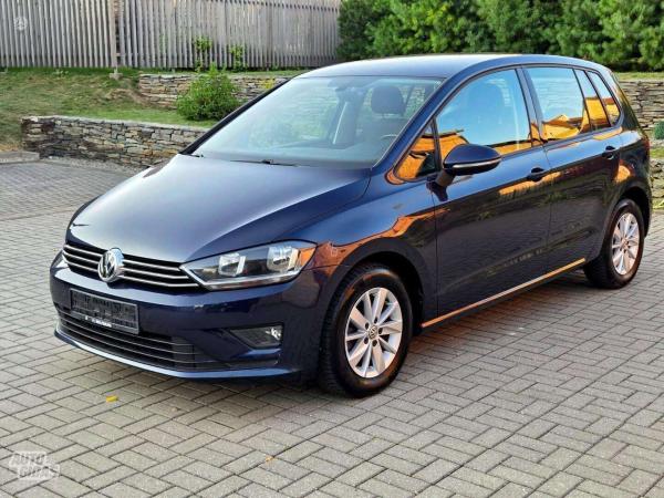 Blue Volkswagen Golf Sportsvan 2016 in Vilnius, with an engine capacity of 1.20 L and mileage of 100 thousand km for 8399 €, photo 3 on AUTOMOTO.COM.LV