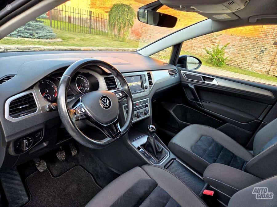 Zils Volkswagen Golf Sportsvan 2016 Viļņa, ar dzinēja tilpumu 1.20 L un nobraukumu 100 tūkst. km par 8399 €, foto 26 vietnē AUTOMOTO.COM.LV