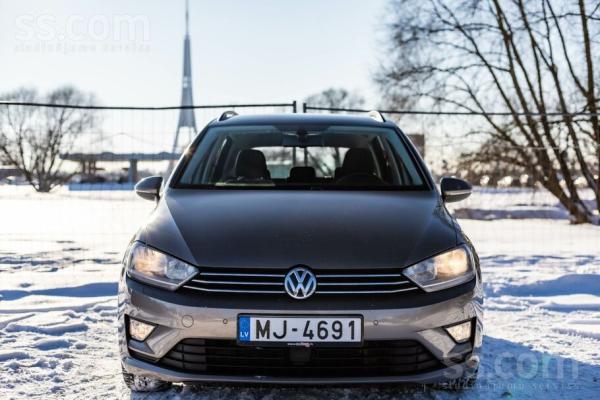 Brūns Volkswagen Golf Sportsvan 2014 Rīga, ar dzinēja tilpumu 1.60 L un nobraukumu 198 tūkst. km par 7490 €, foto 3 vietnē AUTOMOTO.COM.LV