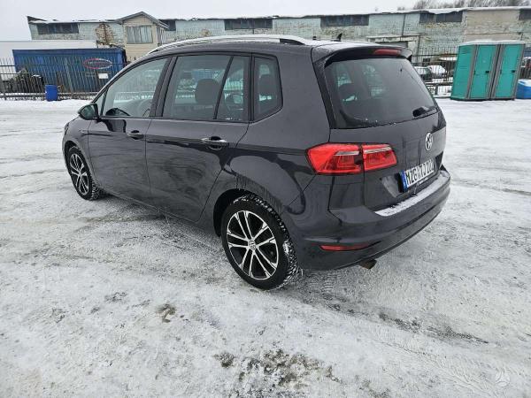 Brūns Volkswagen Golf Sportsvan 2015 Marijampole, ar dzinēja tilpumu 1.60 L un nobraukumu 93 tūkst. km par 10650 €, foto 3 vietnē AUTOMOTO.COM.LV