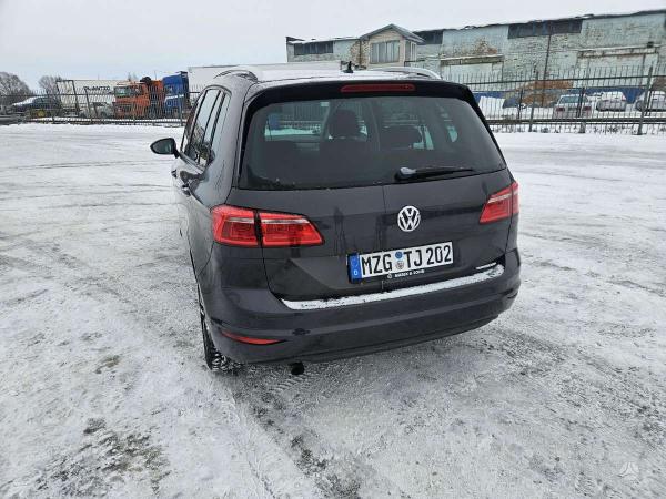 Brūns Volkswagen Golf Sportsvan 2015 Marijampole, ar dzinēja tilpumu 1.60 L un nobraukumu 93 tūkst. km par 10650 €, foto 4 vietnē AUTOMOTO.COM.LV