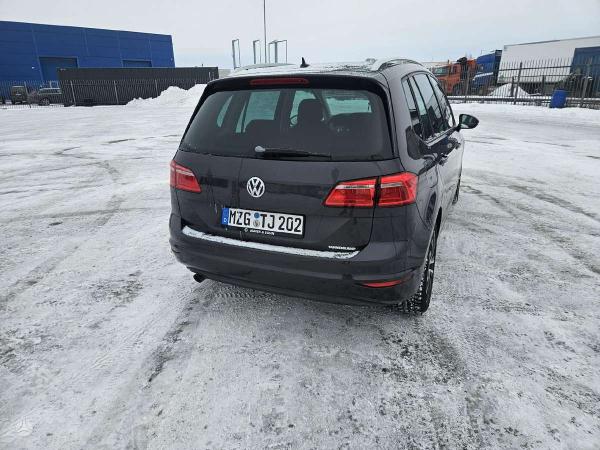 Brūns Volkswagen Golf Sportsvan 2015 Marijampole, ar dzinēja tilpumu 1.60 L un nobraukumu 93 tūkst. km par 10650 €, foto 5 vietnē AUTOMOTO.COM.LV