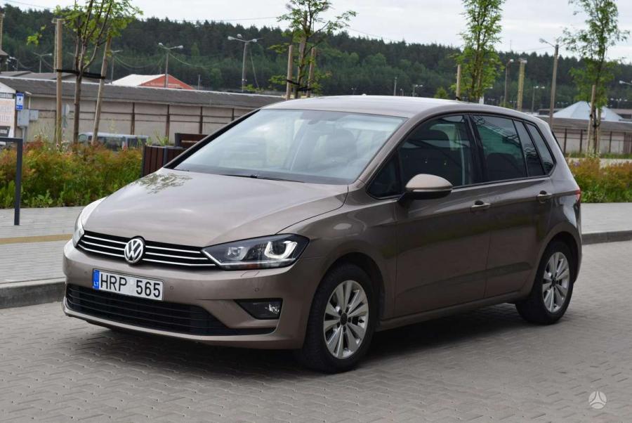 Brown Volkswagen Golf Sportsvan 2015 in Vilnius, with an engine capacity of 1.60 L and mileage of 267 thousand km for 6850 €, photo 1 on AUTOMOTO.COM.LV