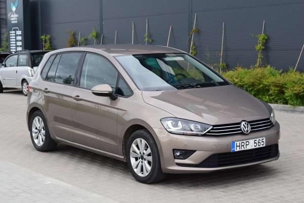 Brown Volkswagen Golf Sportsvan 2015 in Vilnius, with an engine capacity of 1.60 L and mileage of 267 thousand km for 6850 €, photo 3 on AUTOMOTO.COM.LV