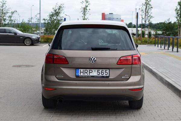 Brown Volkswagen Golf Sportsvan 2015 in Vilnius, with an engine capacity of 1.60 L and mileage of 267 thousand km for 6850 €, photo 5 on AUTOMOTO.COM.LV