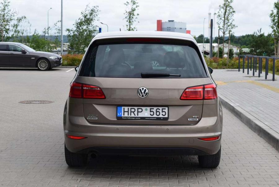 Brown Volkswagen Golf Sportsvan 2015 in Vilnius, with an engine capacity of 1.60 L and mileage of 267 thousand km for 6850 €, photo 6 on AUTOMOTO.COM.LV